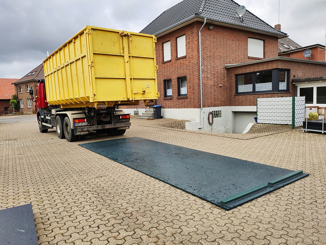 1A Container-Bodenschutzplatte jetzt für Abrollcontainer